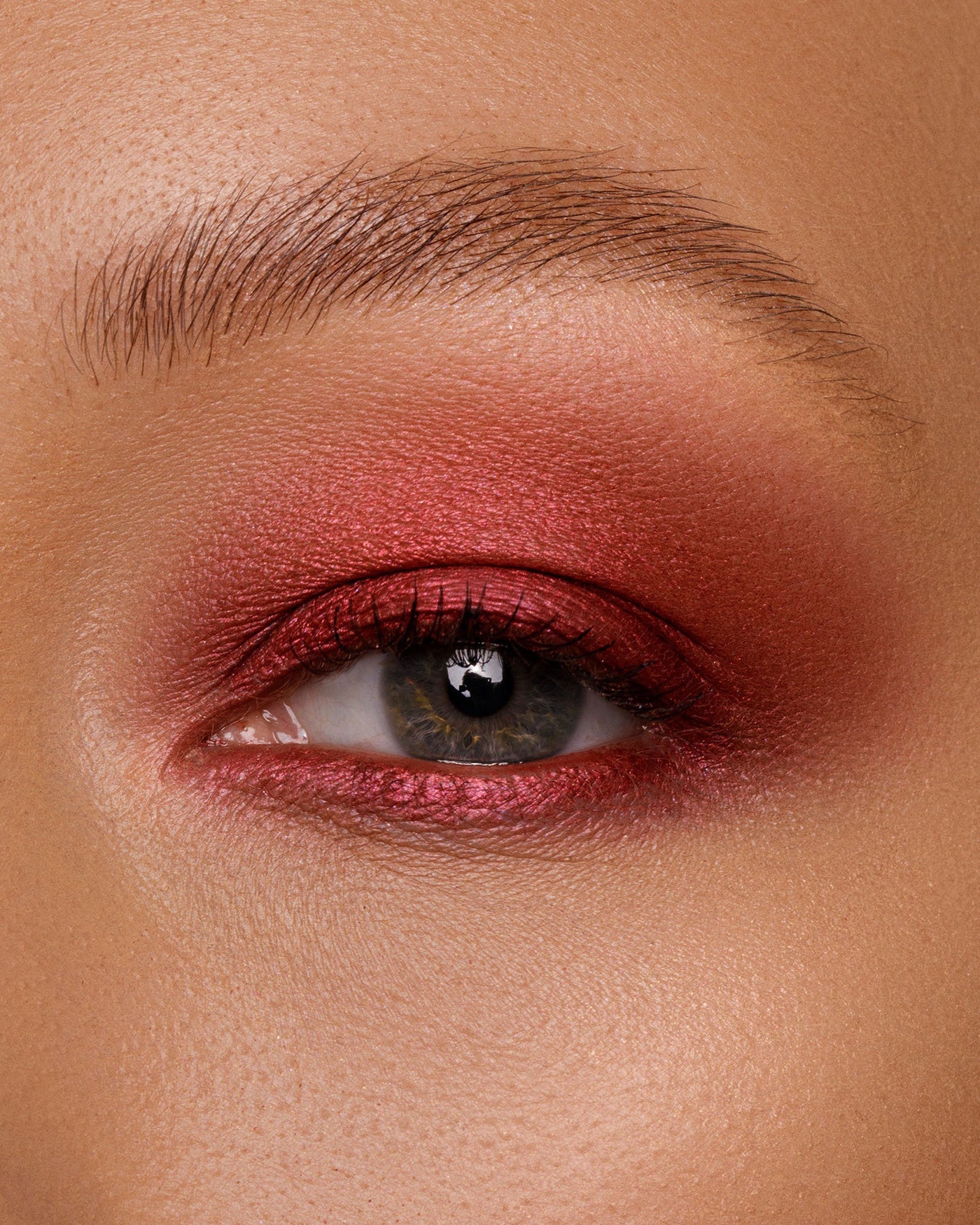 Viscera: Blood Red Shimmer Eyeshadow | Rituel de Fille