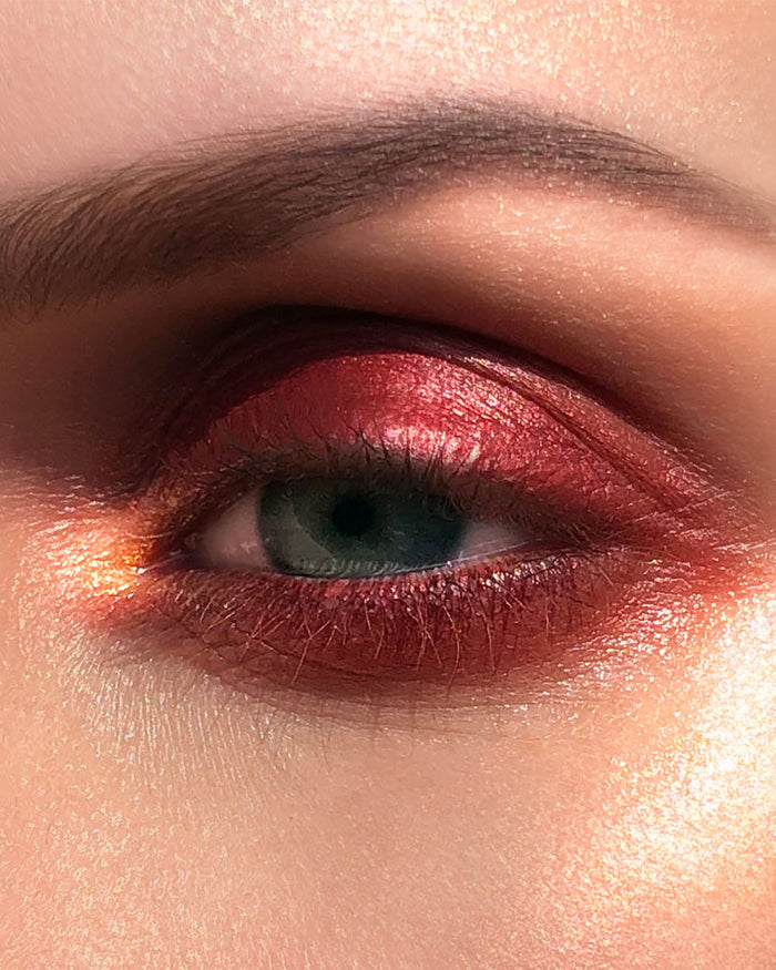 Viscera: Blood Red Shimmer Eyeshadow | Rituel de Fille