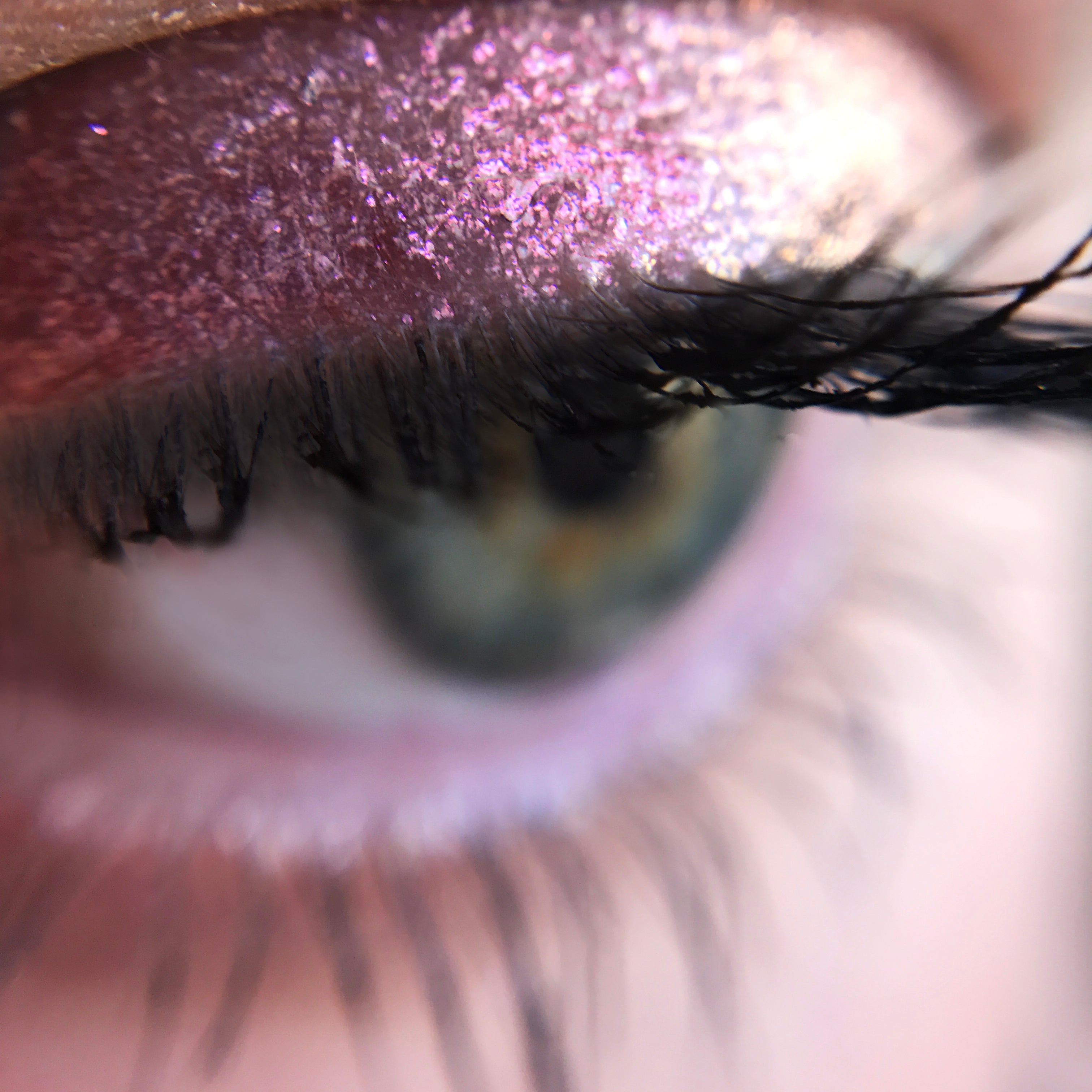 Ara: Rose Gold Shimmer Eyeshadow Crème Pigment – Rituel de Fille