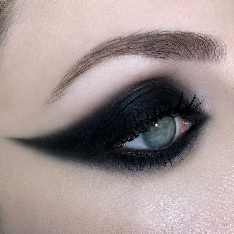 Séance: The Black Orb Enigmatic Eyeliner Trio in Abyss – Rituel de Fille