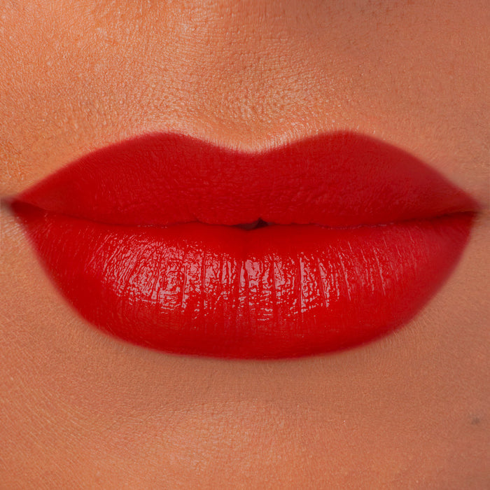 Devil's Claw: Vibrant Satin Red Lipstick | Rituel de Fille
